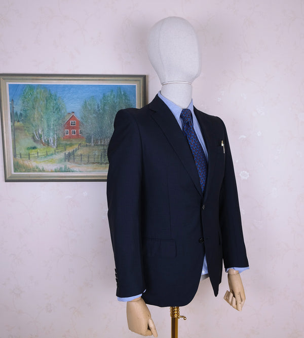 Richard Anderson, tumma puku, koko 46, kuin uusi – Pukimo Raivio